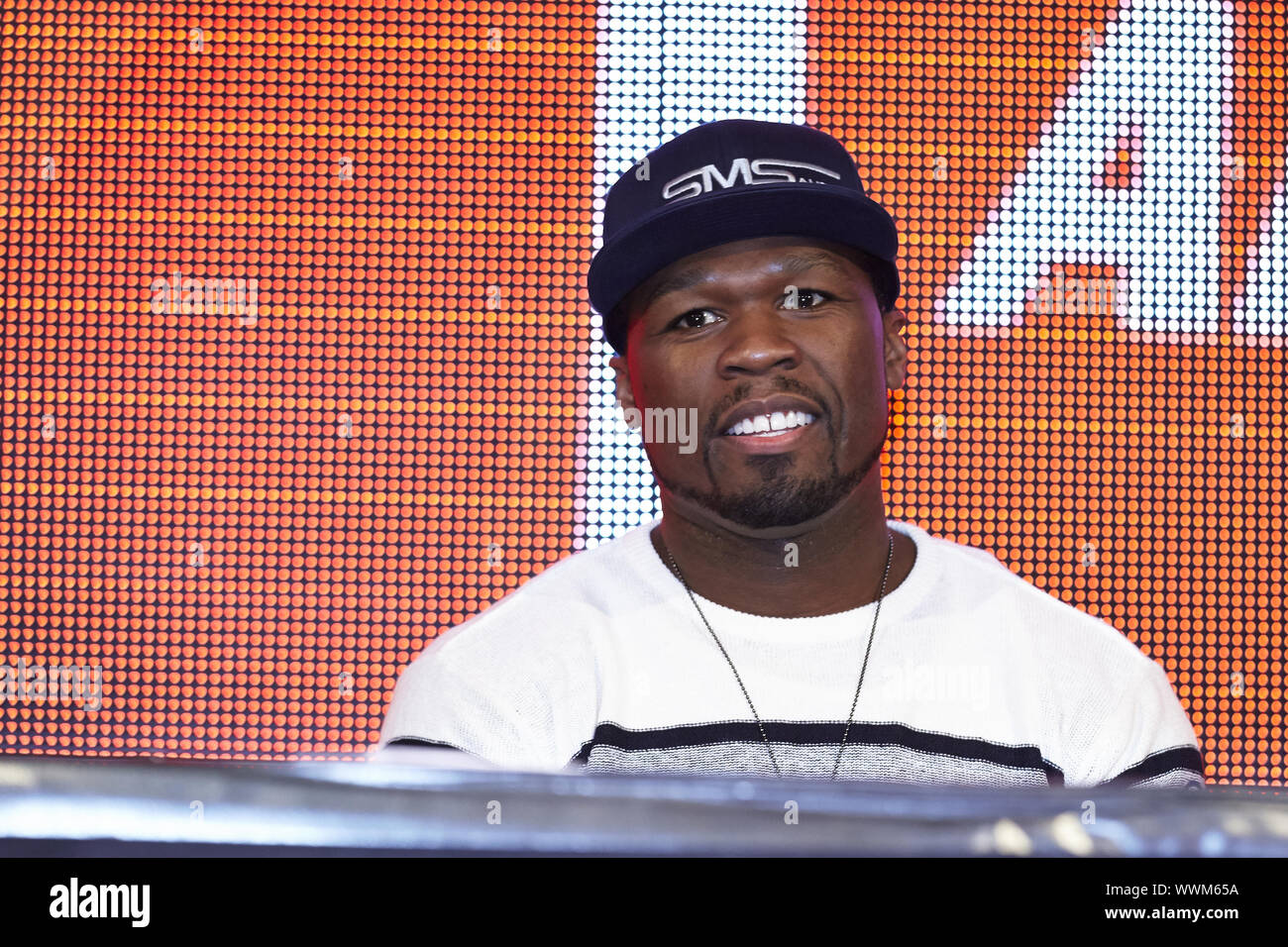 50 Cent, US-Rap star, giving autograph in Berlin Stock Photo - Alamy