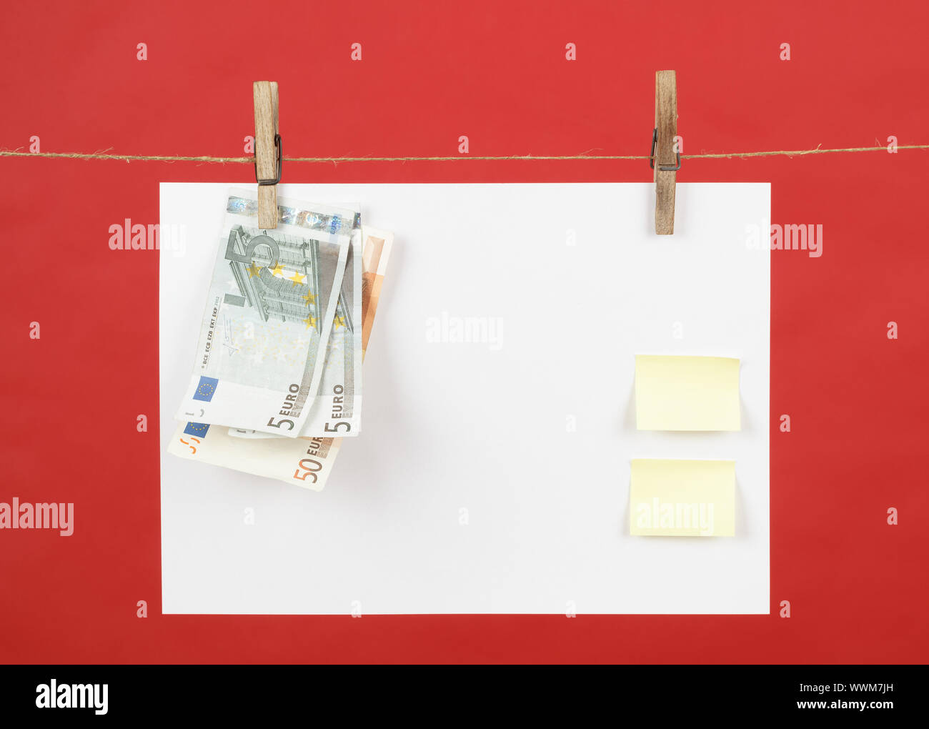 Memory note paper with Euro money Stock Photo - Alamy