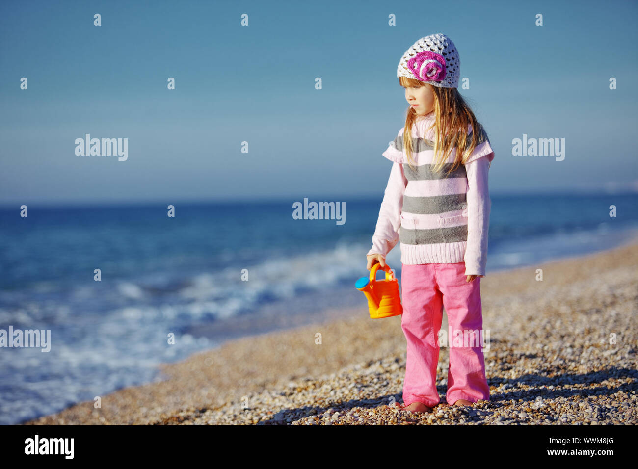 Child at the beach Stock Photo - Alamy
