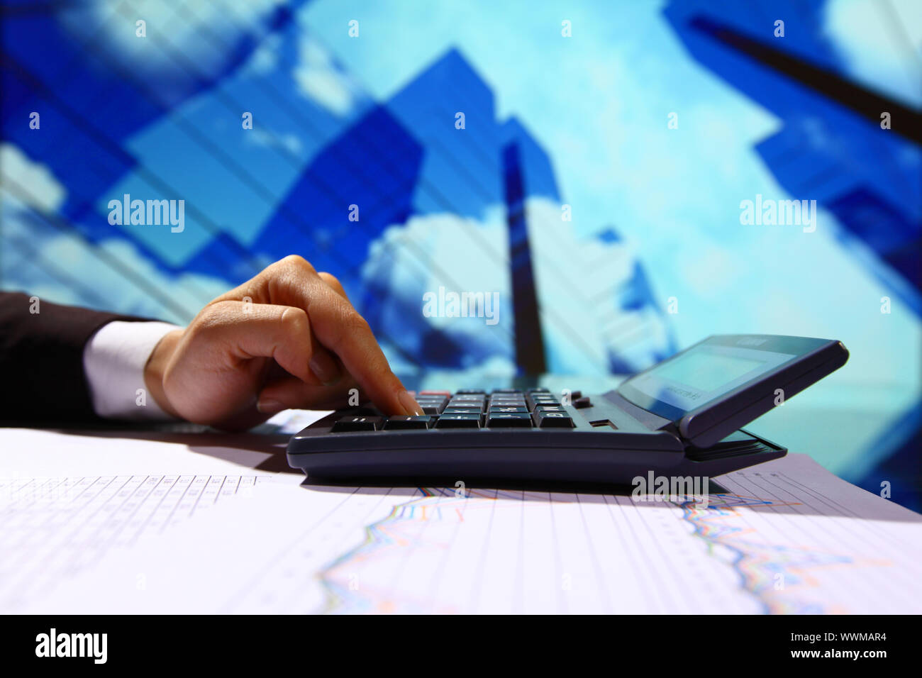 Calculate price hi-res stock photography and images - Alamy