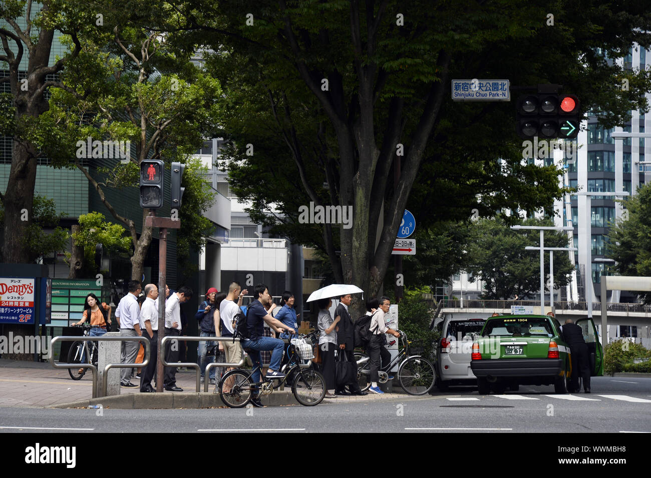Cross Walk - Tokyo - Japan Stock Photo - Alamy