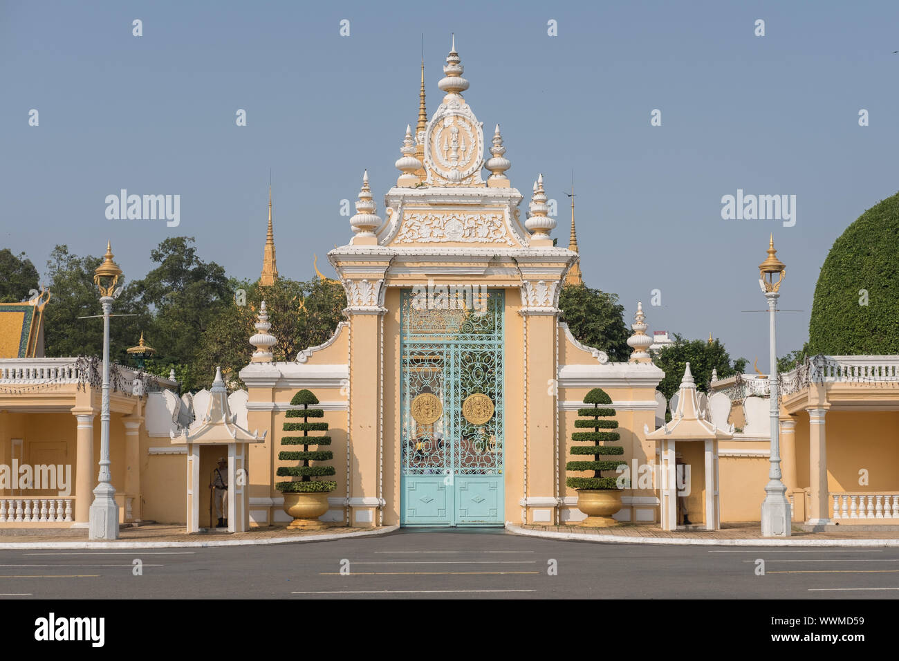 Royal Palace Phnom Penh Stock Photo - Alamy