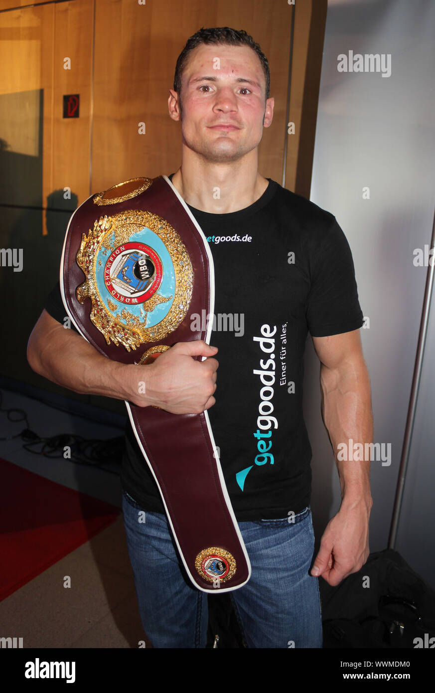 WBO Boxweltmeister Robert Stieglitz (SES-Boxing) WBO WM-kampf Stieglitz ...