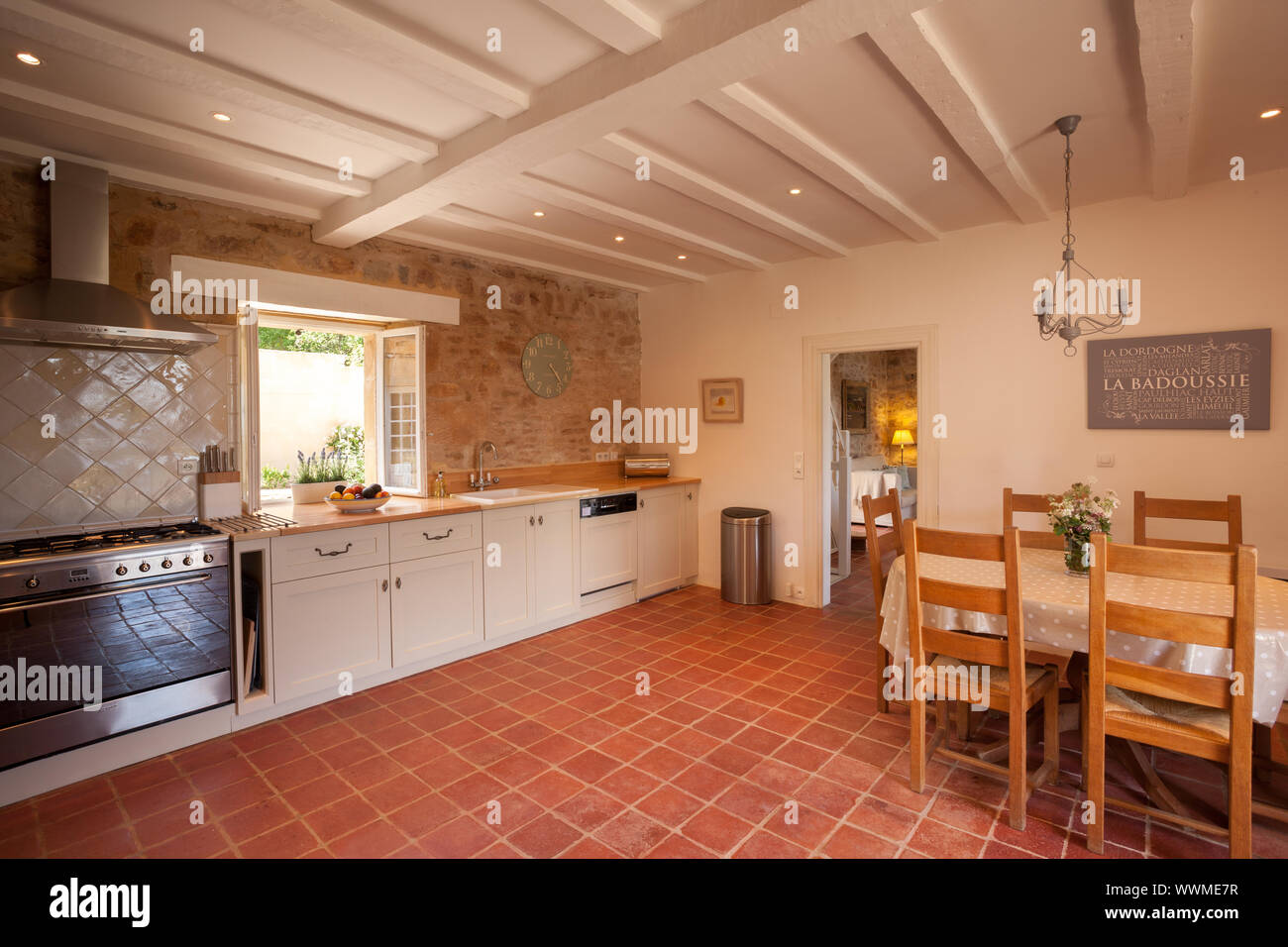 Beautiful traditional modern kitchen Stock Photo - Alamy