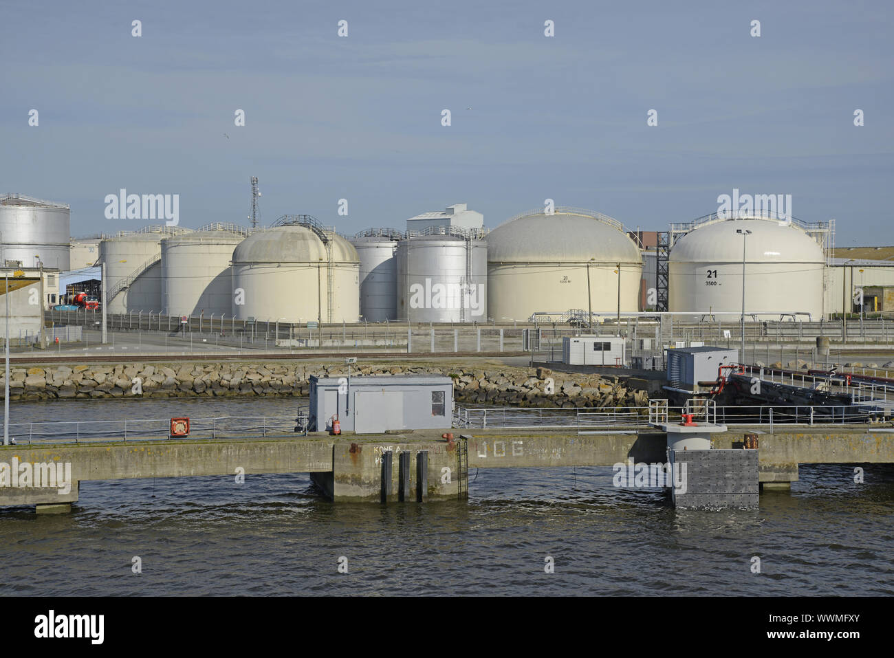 Tanks in a port Stock Photo - Alamy