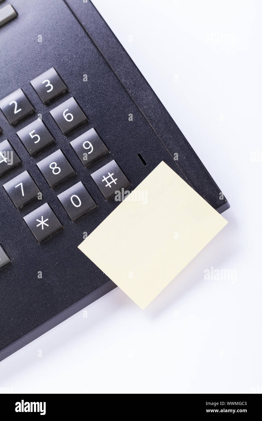 memo post it message on telefone in office Stock Photo - Alamy