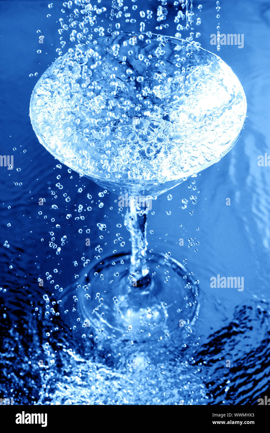 water drops in motion macro close up Stock Photo - Alamy