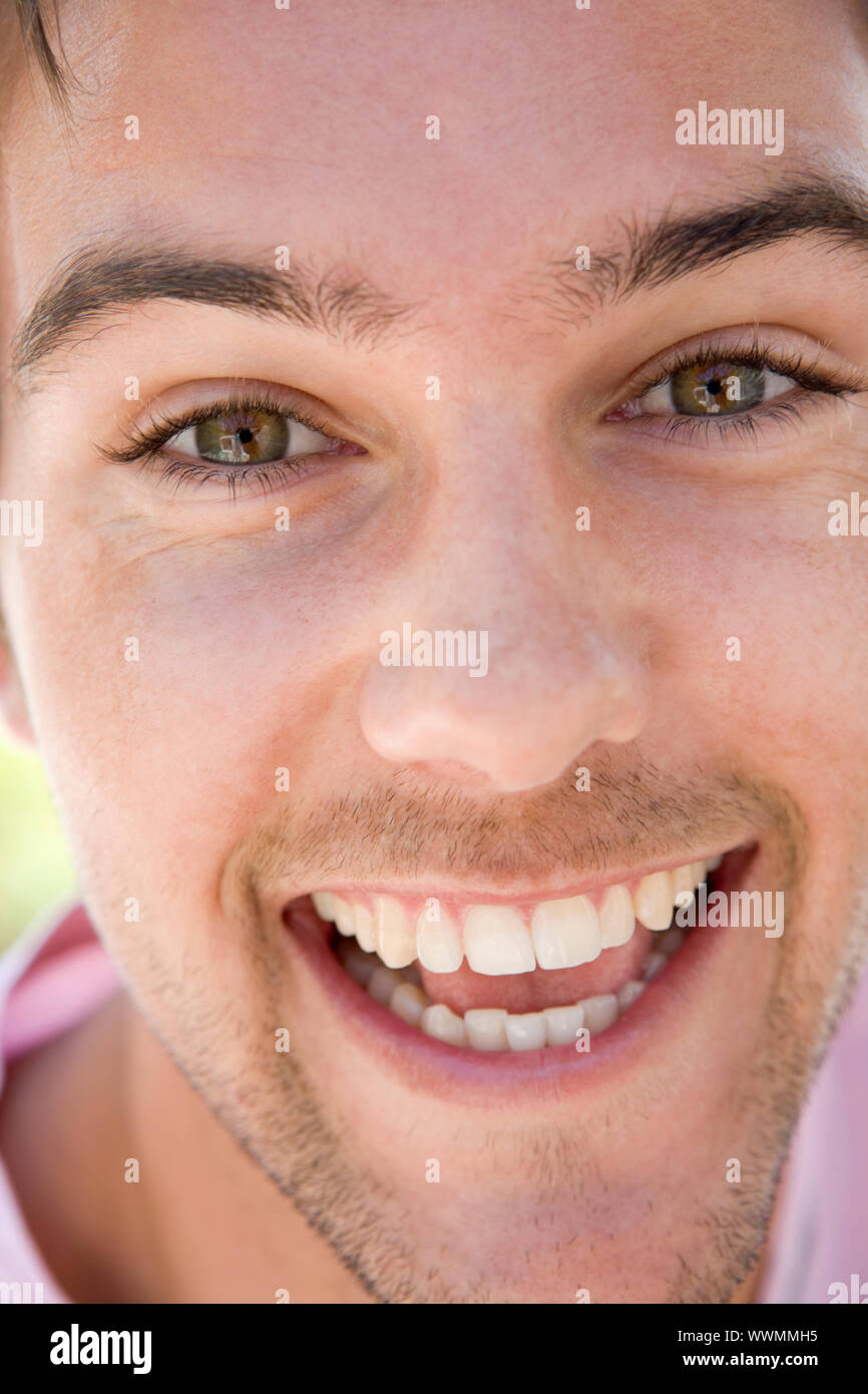 Head shot of man smiling Stock Photo - Alamy