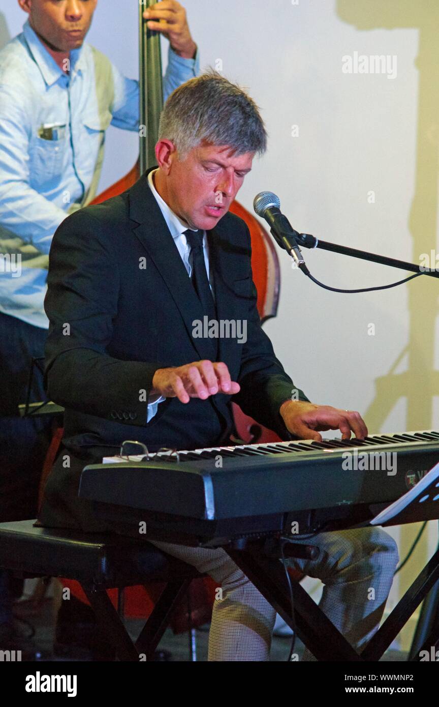 Neal richardson hi-res stock photography and images - Alamy