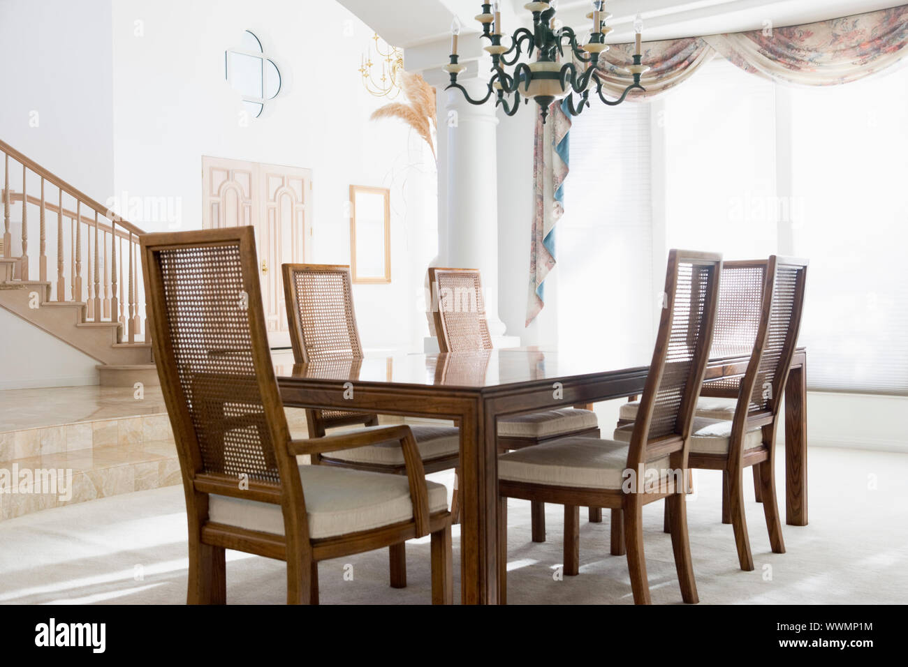 Empty dining room Stock Photo - Alamy