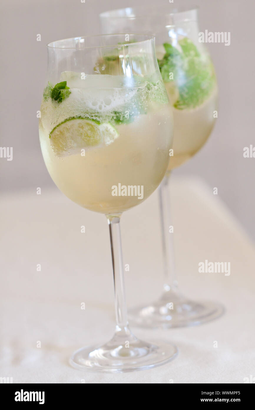 Chilled prosecco hi-res stock photography and images - Alamy