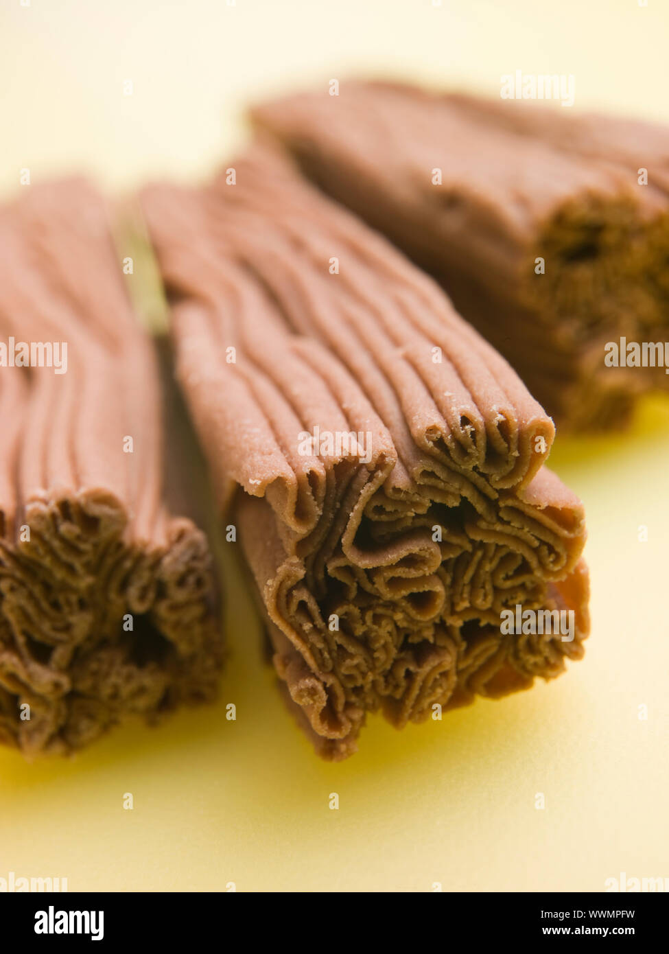 Flake chocolate bar hi-res stock photography and images - Alamy