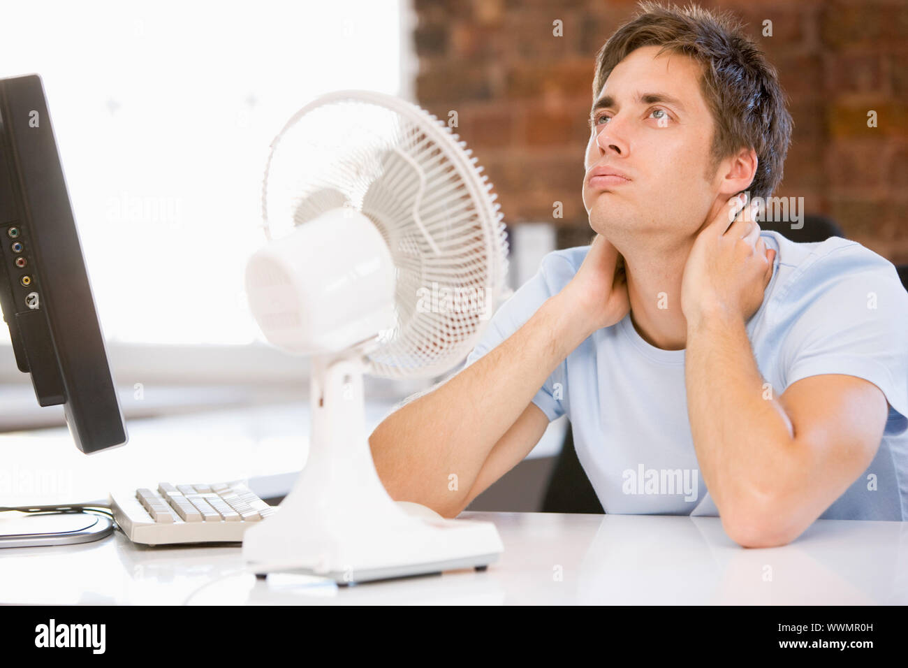 Office aircon hi-res stock photography and images - Alamy