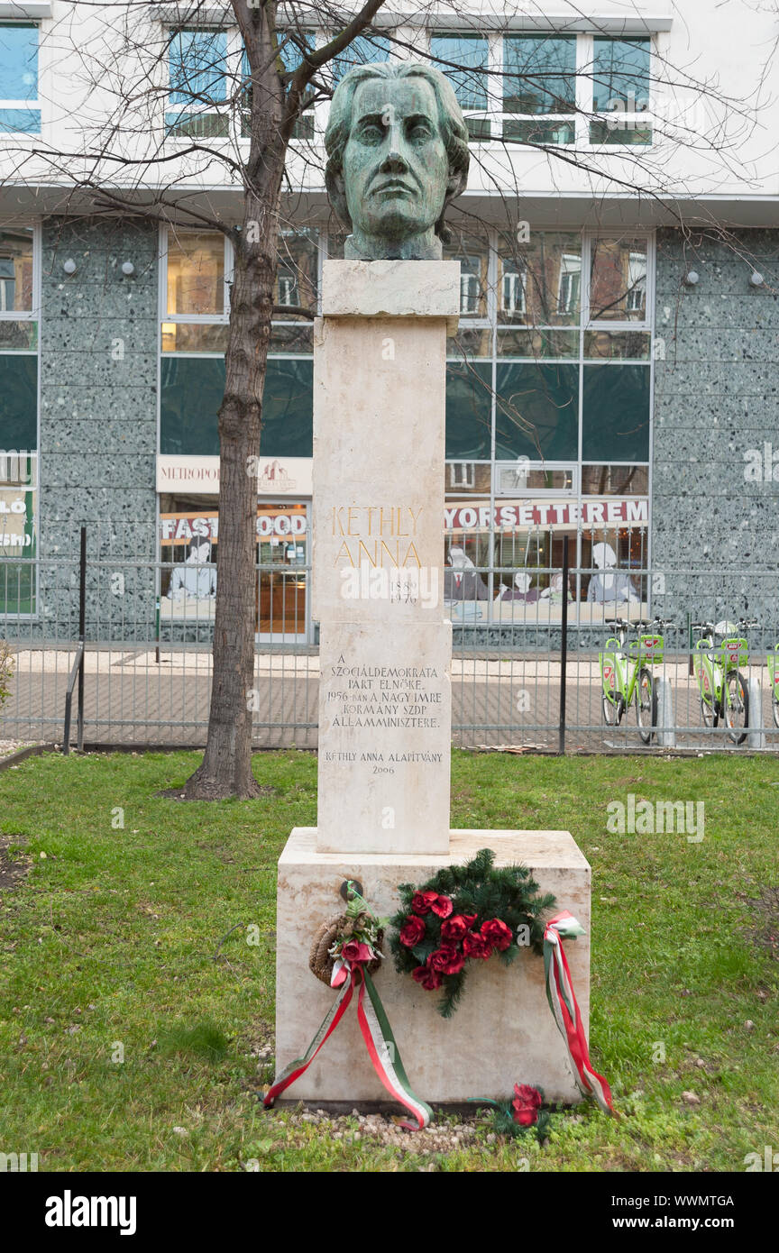 Anna Kéthly statue in the square named after her Stock Photo - Alamy
