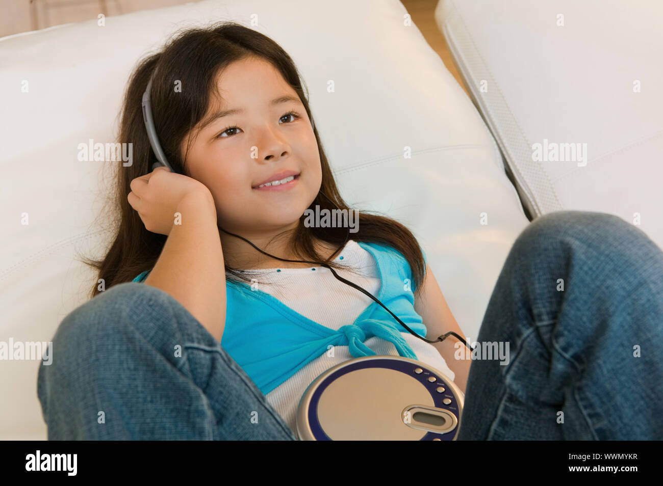 Girls cd player hi-res stock photography and images - Alamy