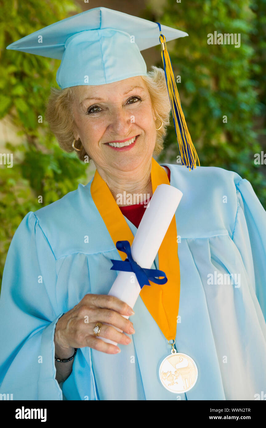 Graduation cap back of head hi-res stock photography and images - Alamy