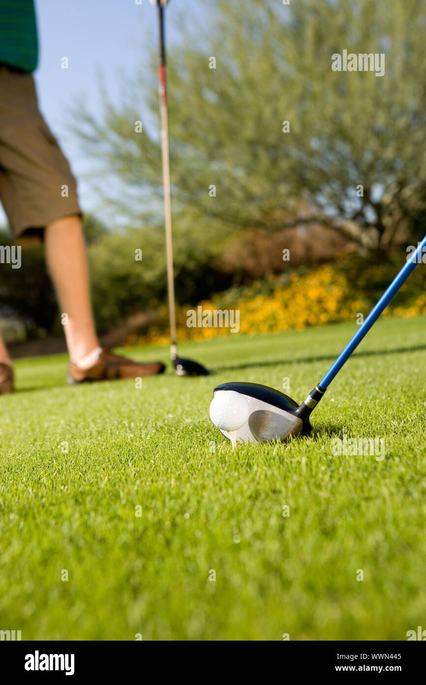 Getting ready to tee off hi-res stock photography and images - Alamy