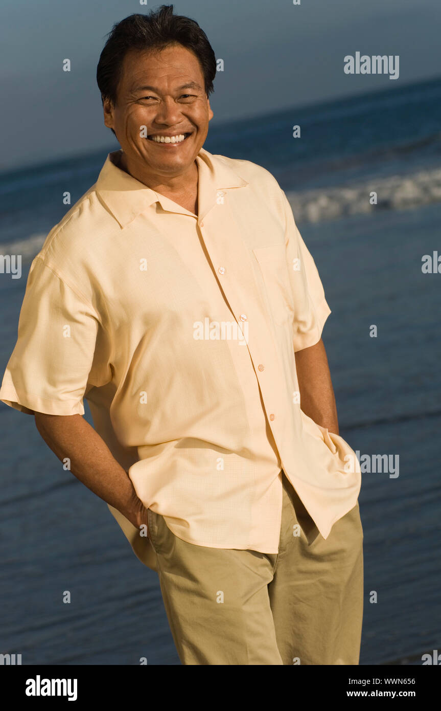Human beachgoers hi-res stock photography and images - Alamy