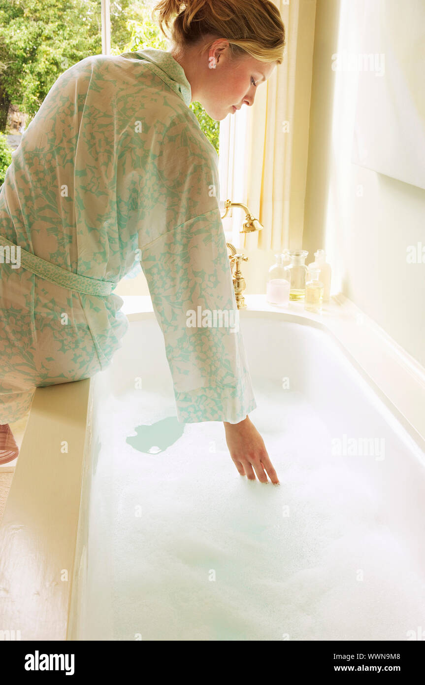 Prepare bubble bath hi-res stock photography and images - Alamy