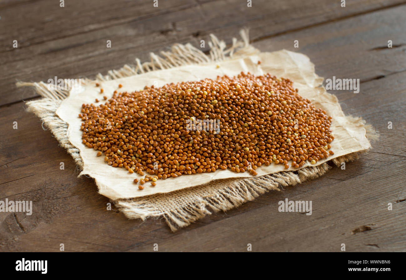 Brown millet hi-res stock photography and images - Alamy