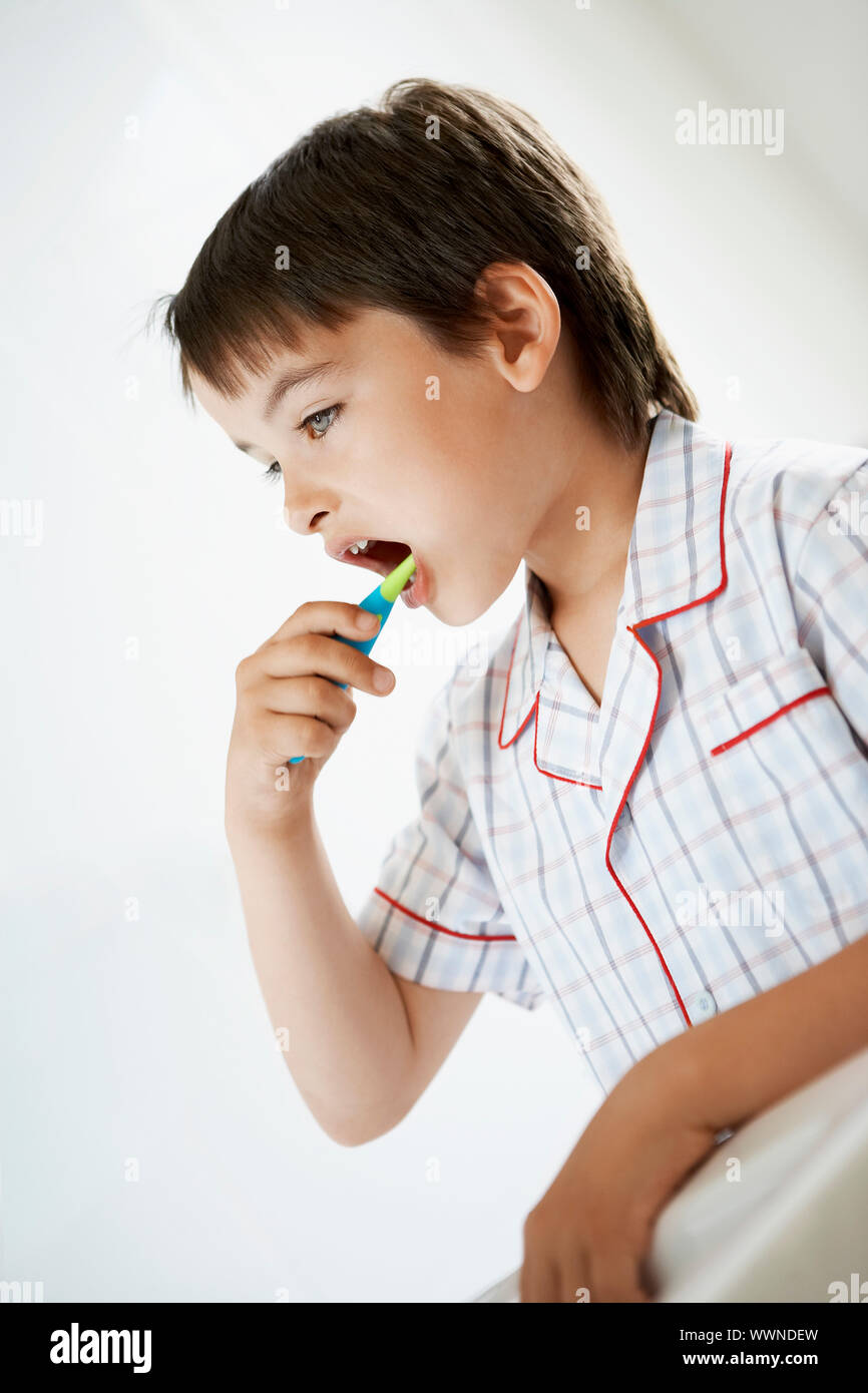 Little Boy Brushing Teeth Stock Photo - Alamy