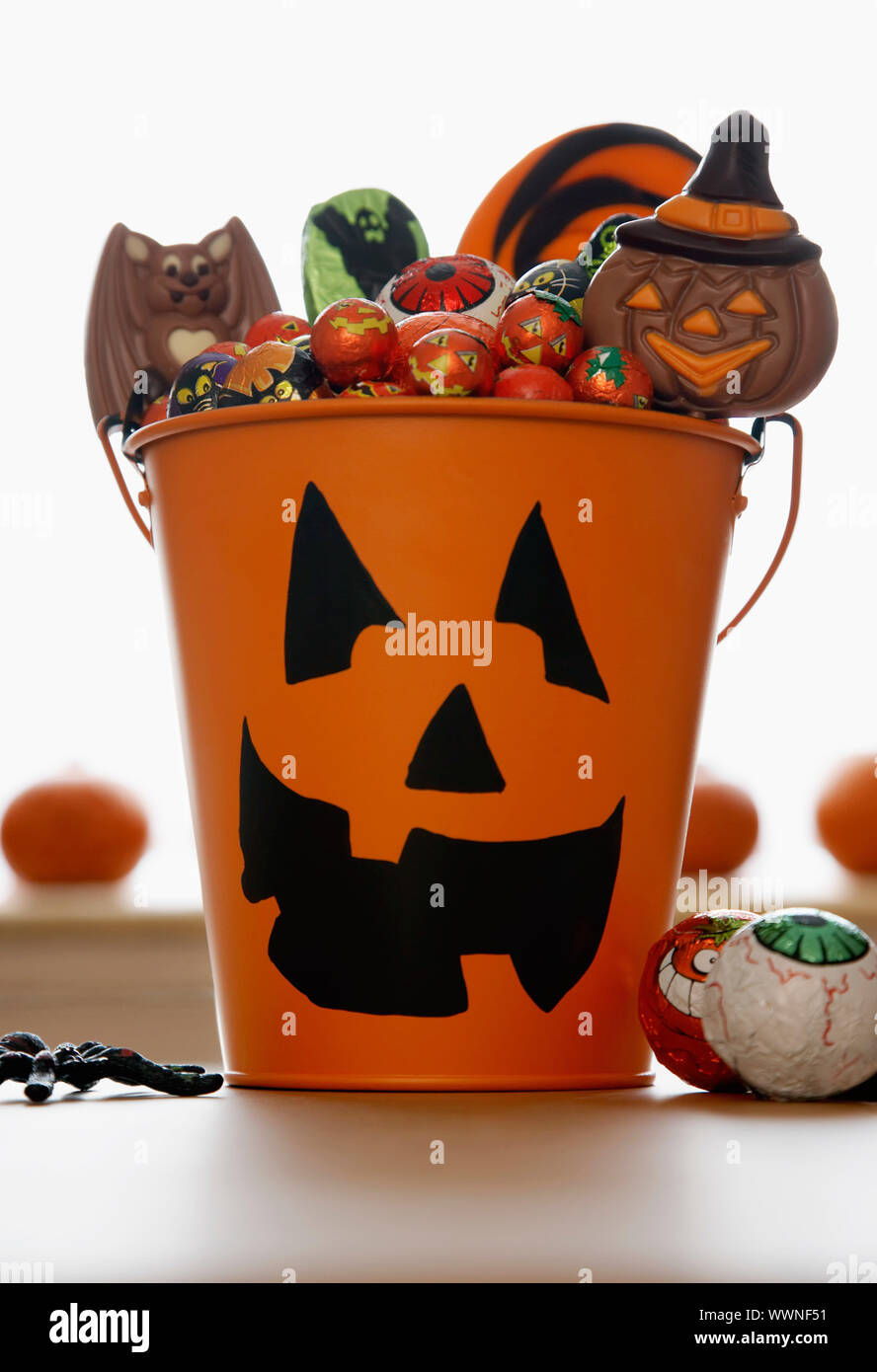 Pail full halloween candy hi-res stock photography and images - Alamy
