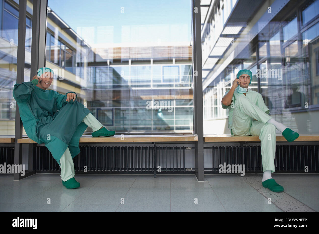 Mobile physicians hi-res stock photography and images - Alamy