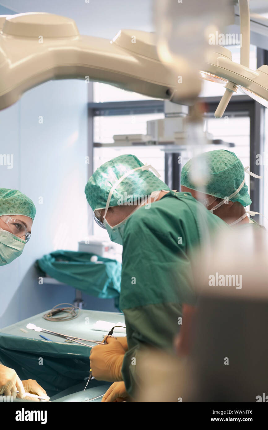 Doctors in Surgery Stock Photo - Alamy