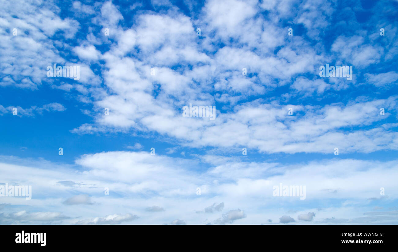 sky background with tiny clouds Stock Photo - Alamy