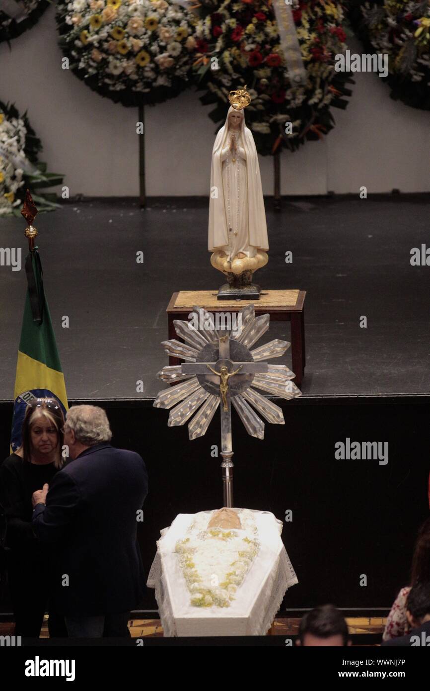 Sao Paulo, Brazil. 16th Sep, 2019. Wake of Portuguese singer Roberto ...
