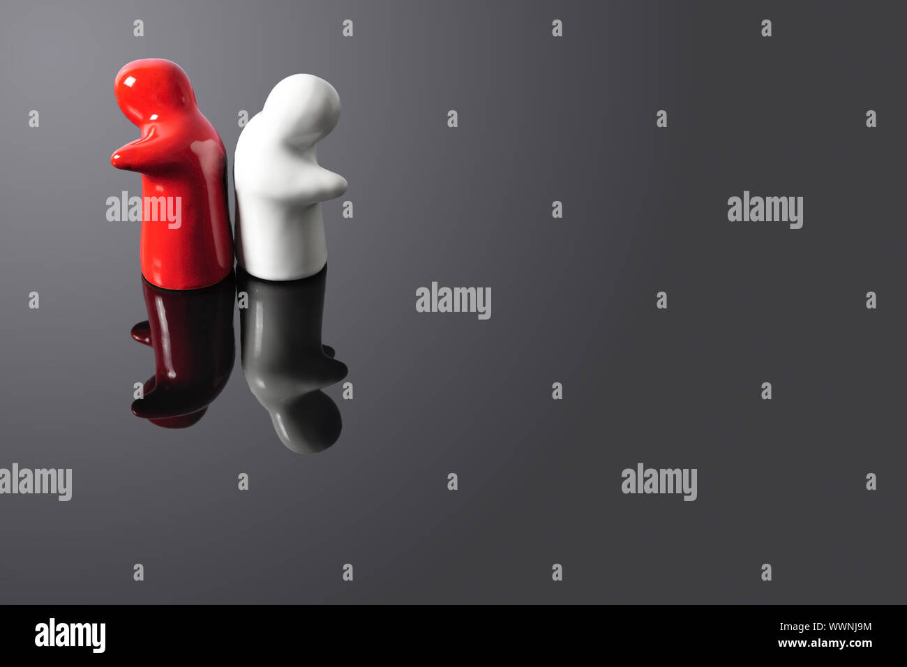Two separate figures hi-res stock photography and images - Alamy