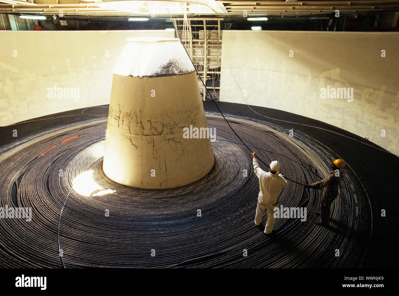 Coiling an electrical cable hi-res stock photography and images - Alamy