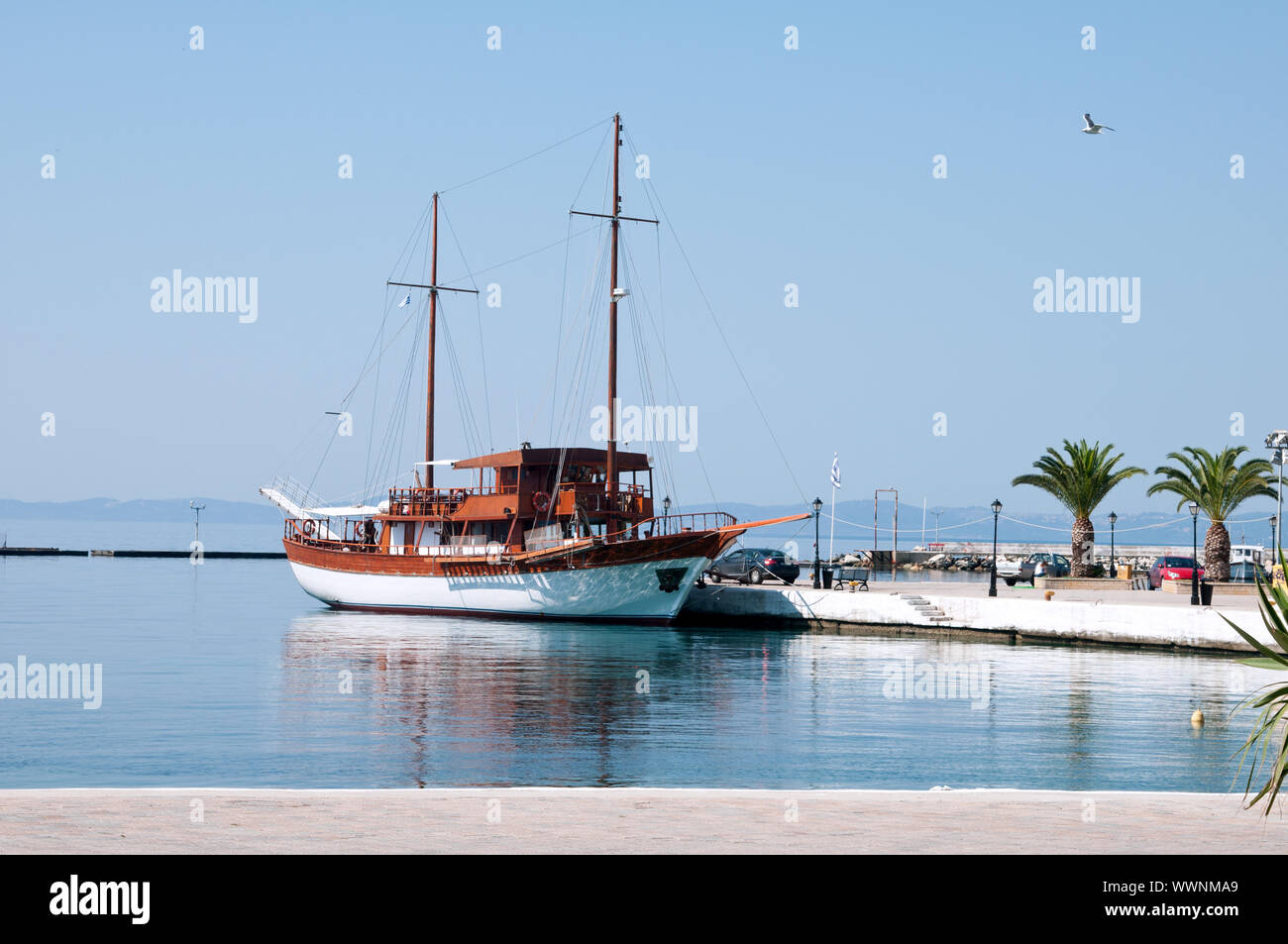 Ancient greek sailing ship hi-res stock photography and images - Alamy