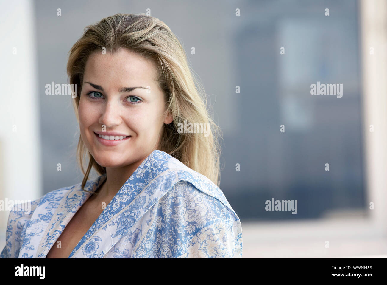 Pale robe hi-res stock photography and images - Alamy