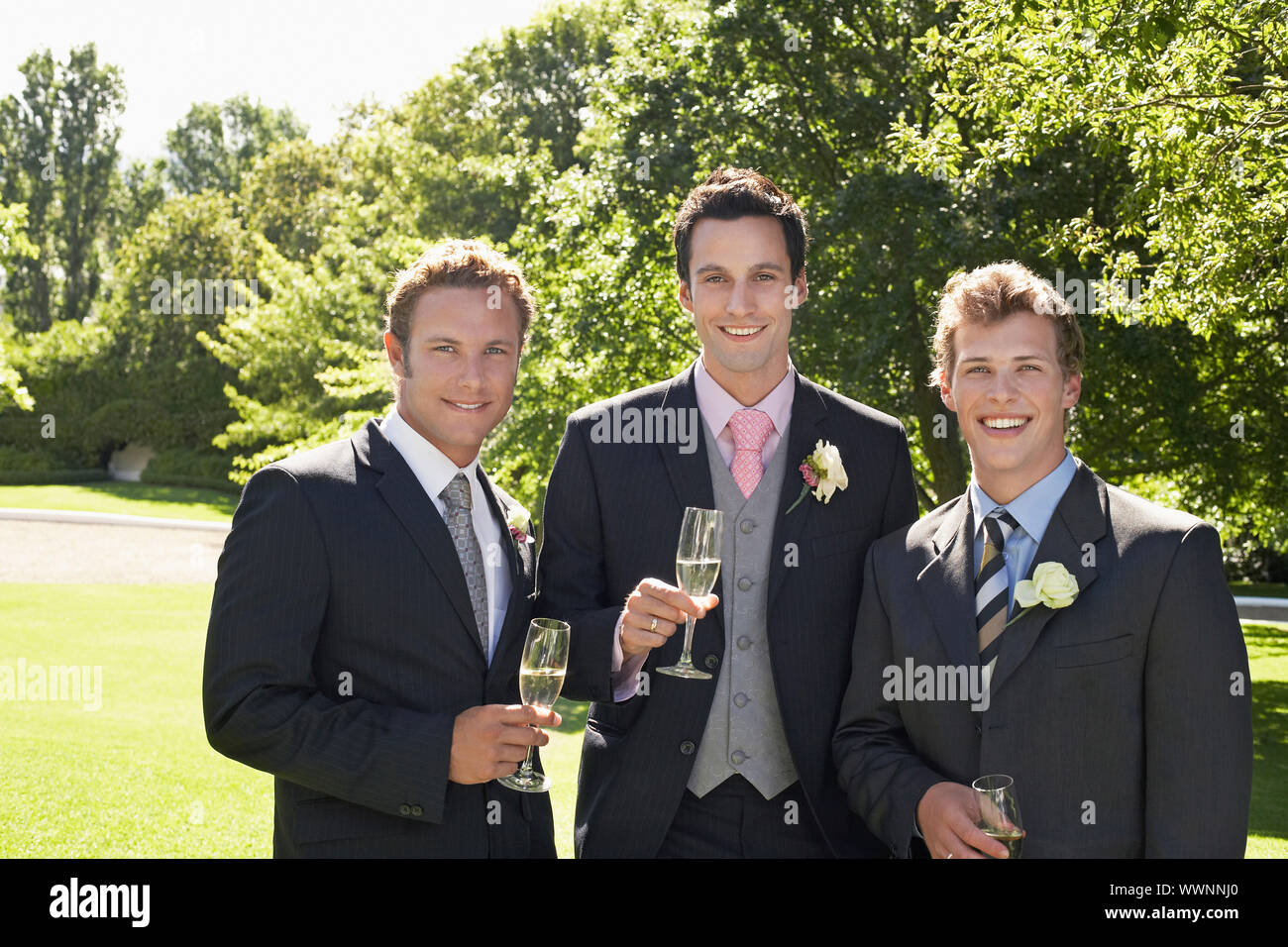 Groom wearing glasses hi-res stock photography and images - Alamy