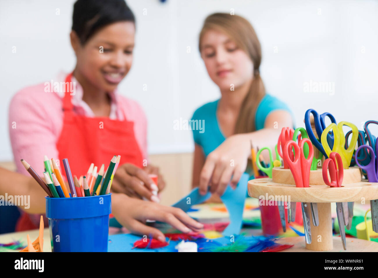 Middle schooler art class hi-res stock photography and images - Alamy