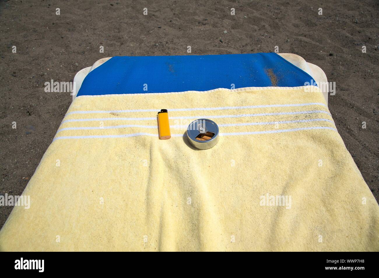 Ashtray with sand hi-res stock photography and images - Alamy