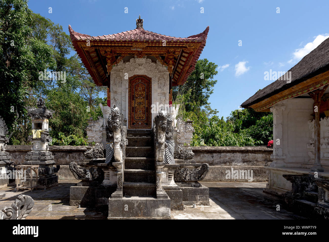 Nusa penida and temple hi-res stock photography and images - Alamy