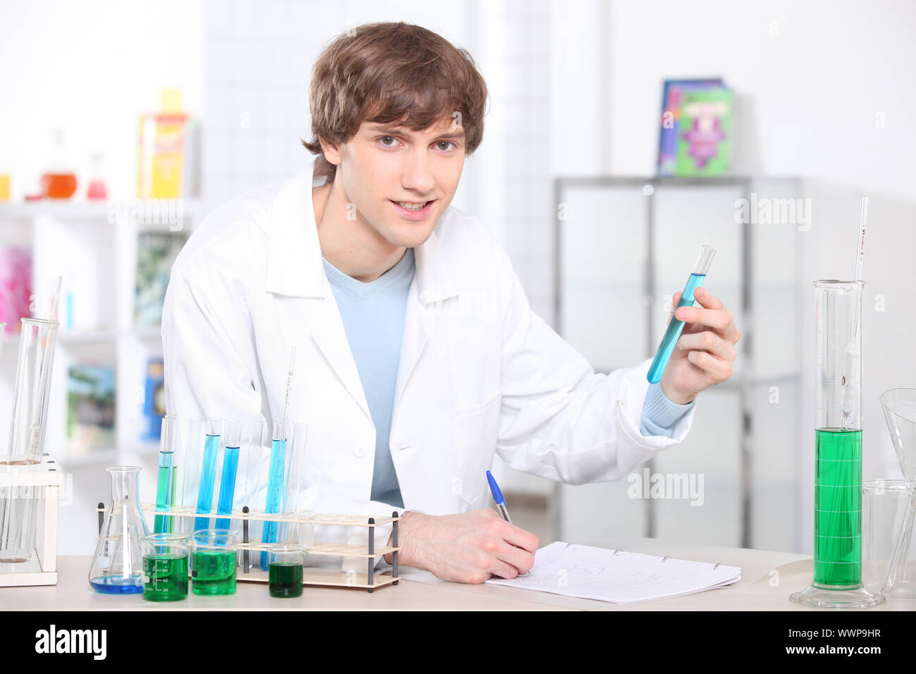 student, in lab class Stock Photo - Alamy