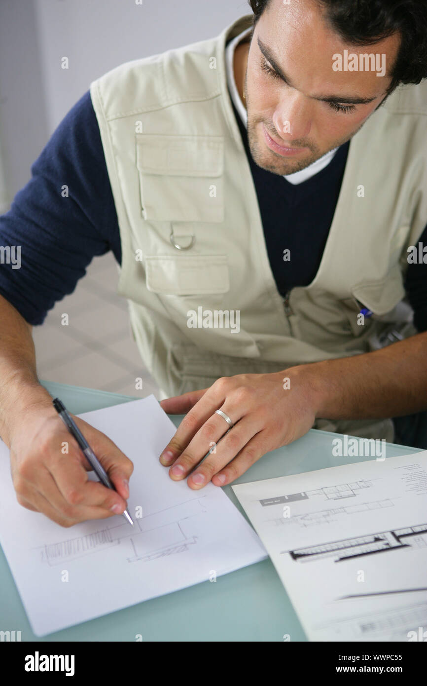Man making a sketch Stock Photo - Alamy