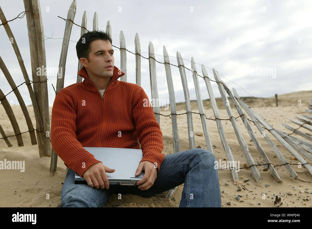 Broken laptop beach hi-res stock photography and images - Alamy