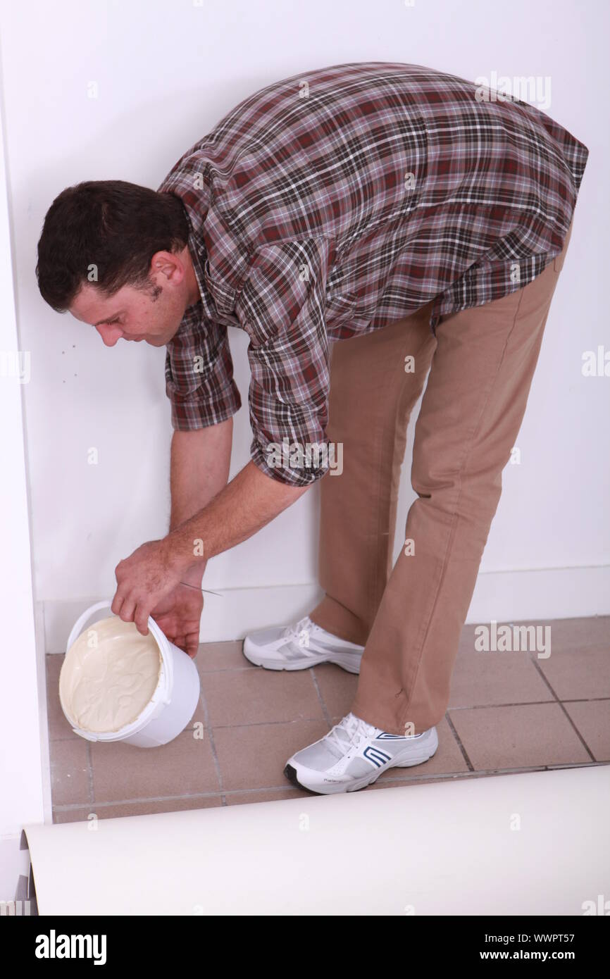 Man with stooped back hi-res stock photography and images - Alamy