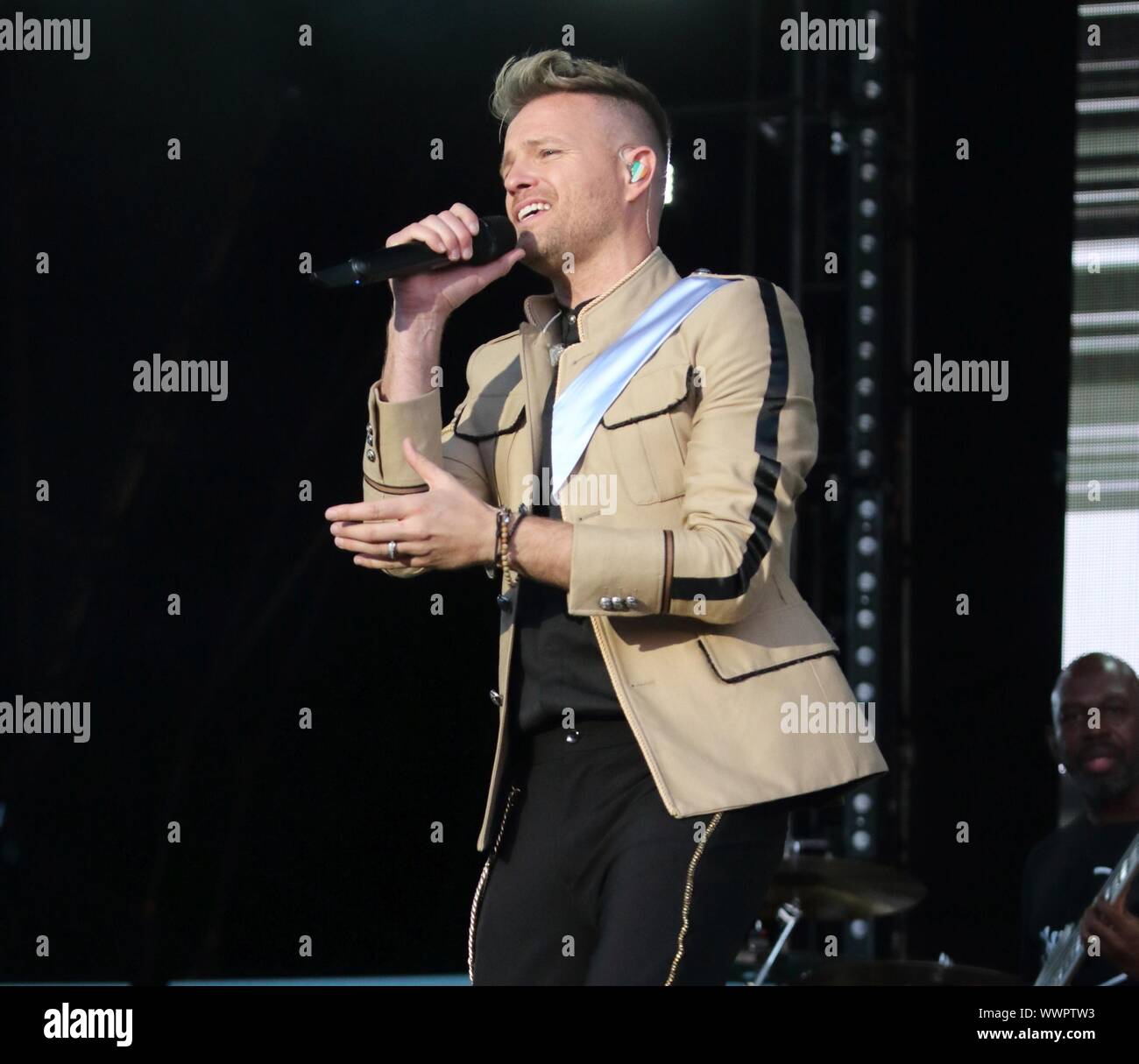 Pop group westlife live on stage hi-res stock photography and images ...