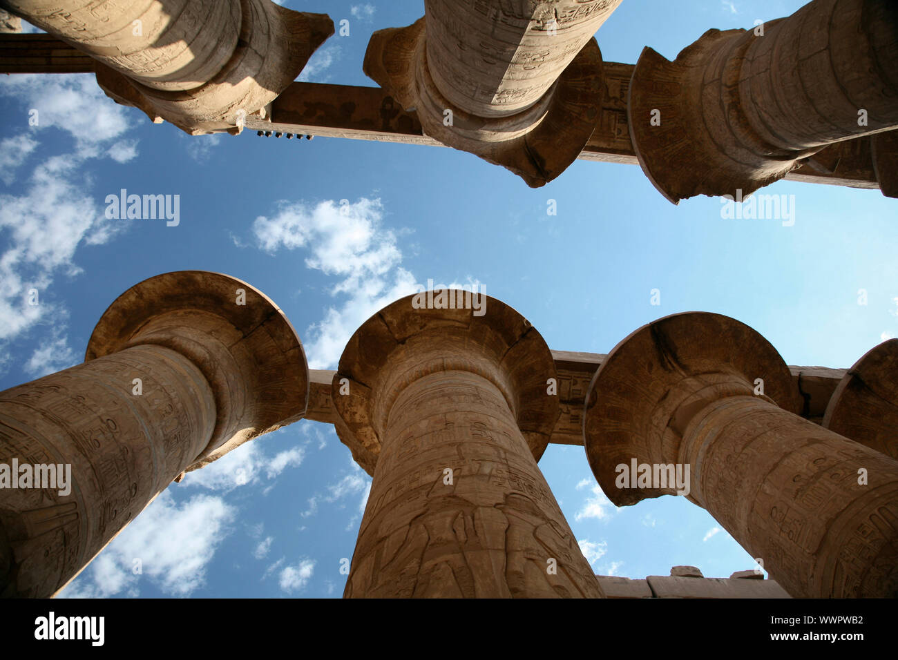 six columns of an egyptian temple Stock Photo - Alamy