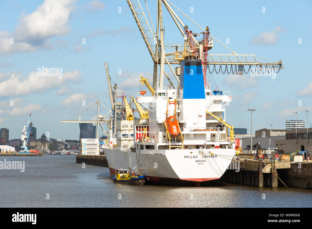 Refrigerated cargo ship hi-res stock photography and images - Alamy