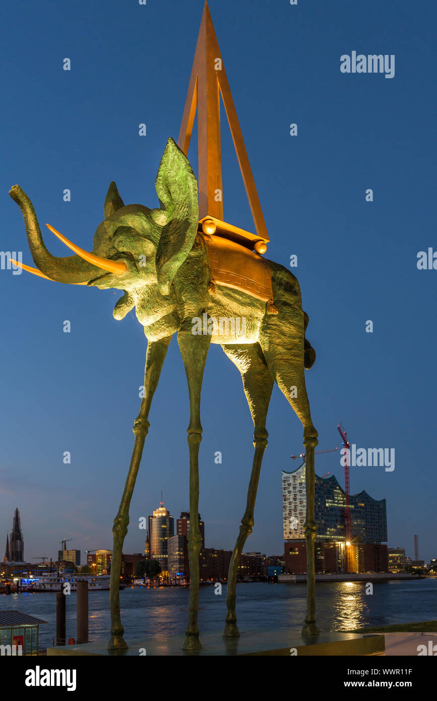 Dali elephant sculpture hi-res stock photography and images - Alamy