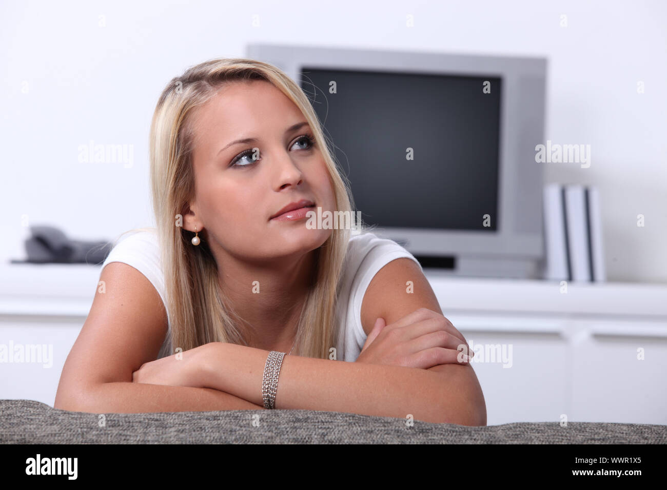 Teenage girl thinking Stock Photo - Alamy