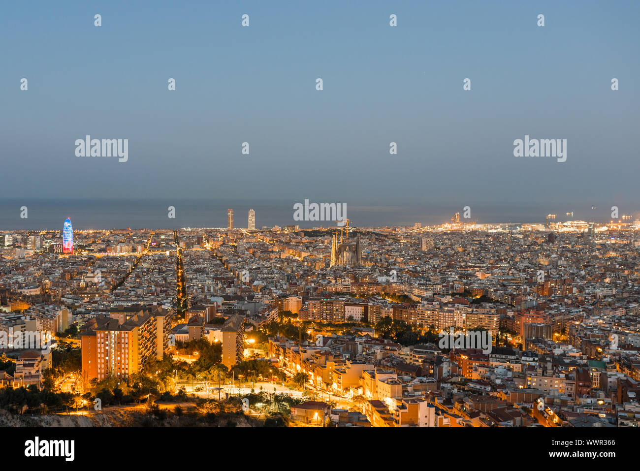 Barcelona side street hi-res stock photography and images - Alamy