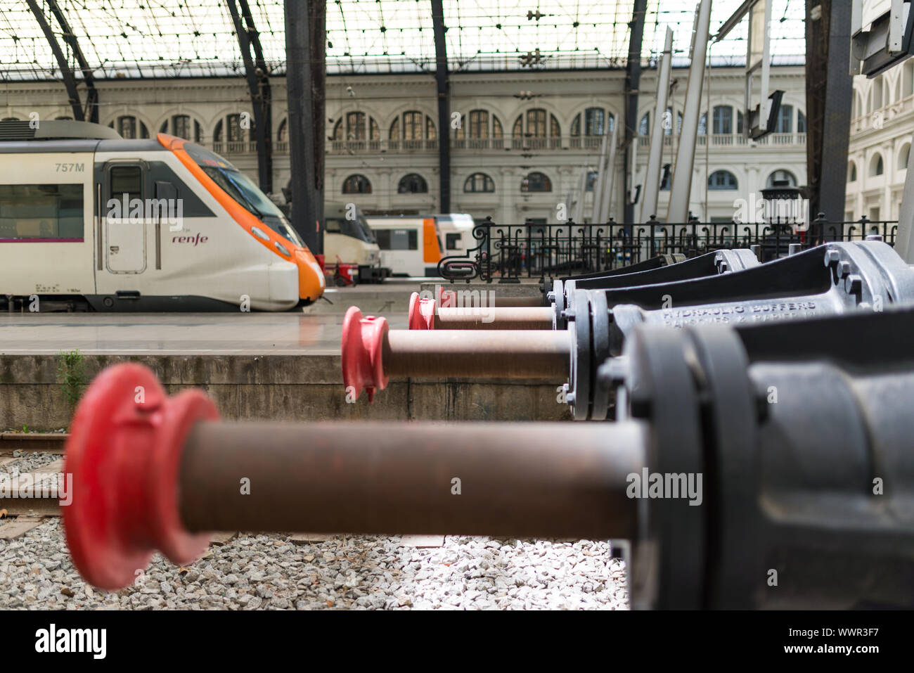 Buffer stop hi-res stock photography and images - Alamy