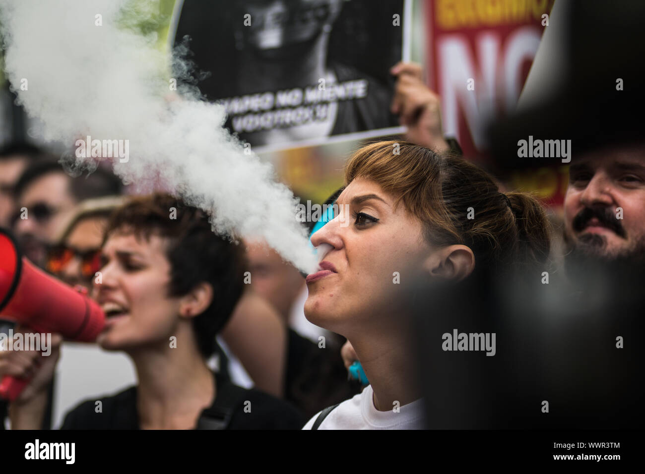 Tobacco protest hi-res stock photography and images - Alamy